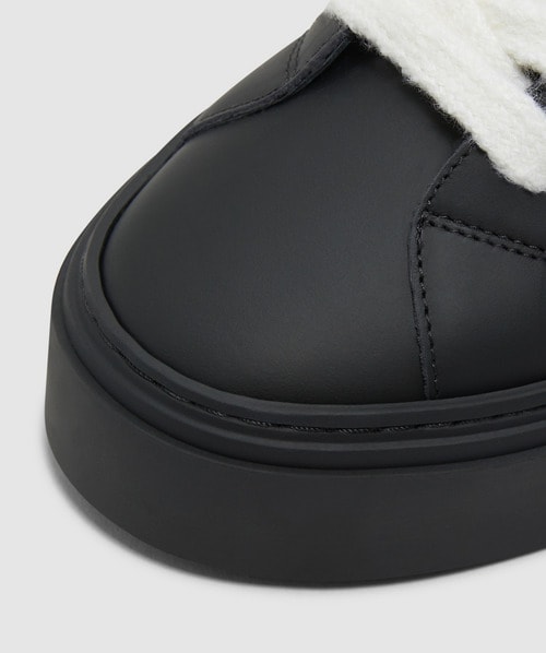 Latest Footwear | Men's Sneakers | SEVENSTORE